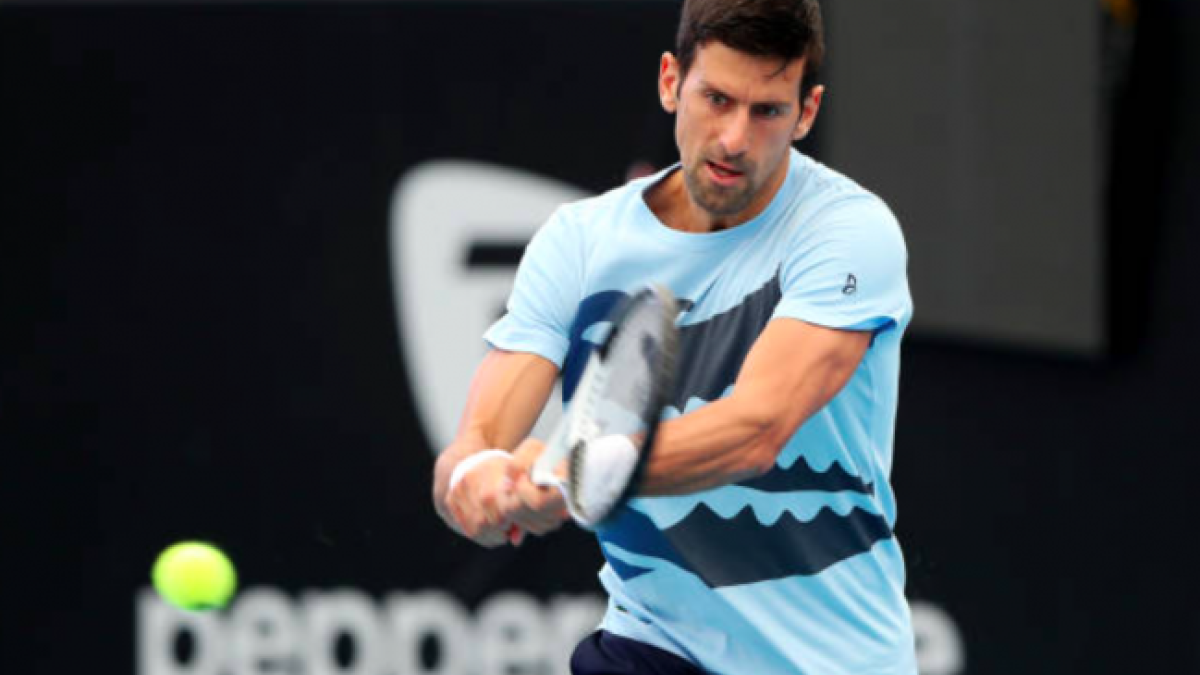 Este es el motivo de la sorprendente flexibilidad de Djokovic ...