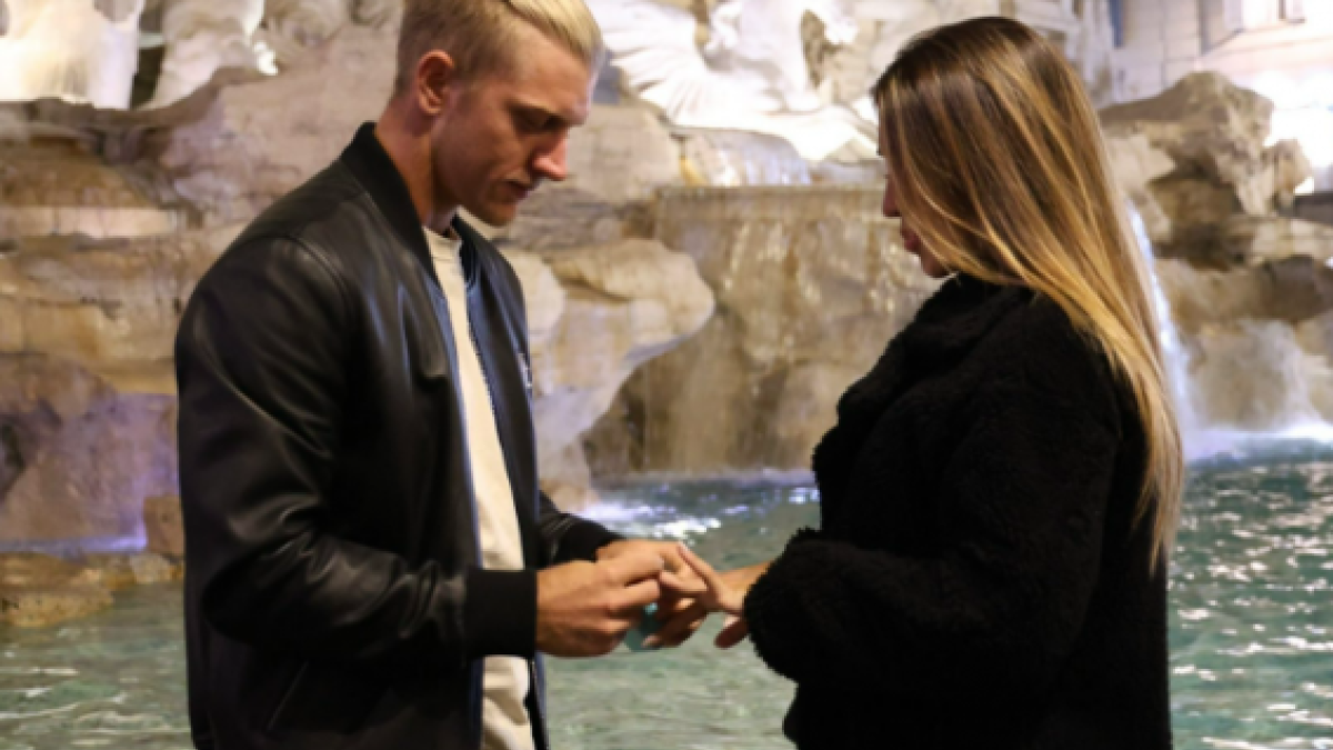 Alejandro Davidovich le pide la mano a su novia en Roma | Puntodebreak.com