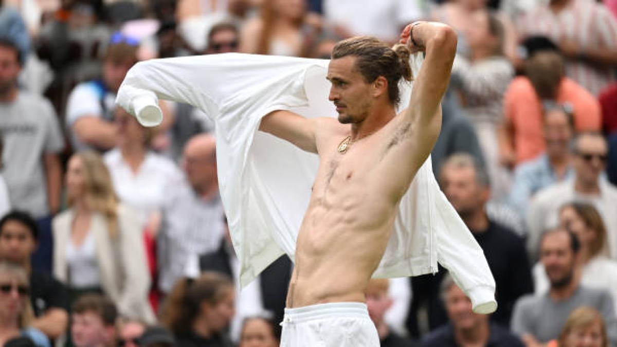 Alexander Zverev reconoce molestias de rodilla en Wimbledon 2024