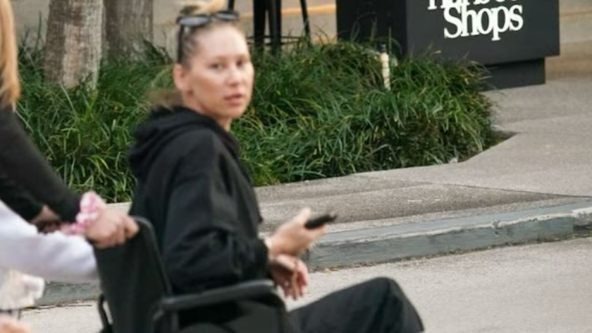 Anna Kournikova reaparece en público dos años después... ¡en silla de ruedas! | Puntodebreak.com